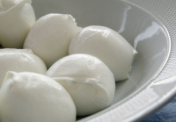 LA STORIA DELLA MOZZARELLA